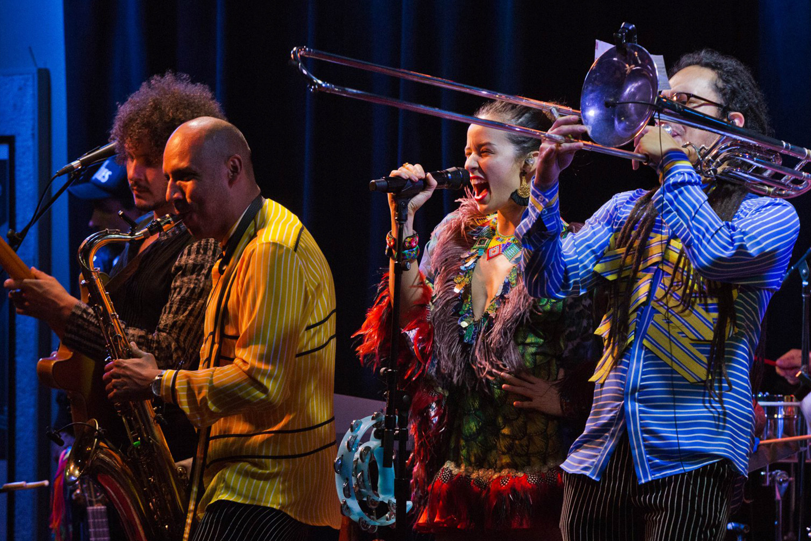 LOS40 Básico - Monsieur Periné