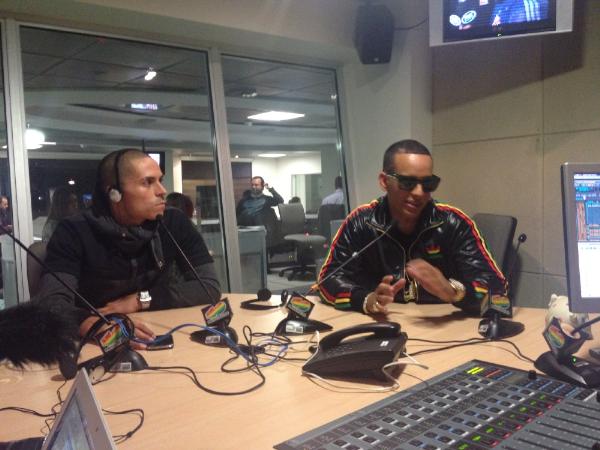 Daddy Yankee junto a Reykon en Los 40 | Fotogalería | Actualidad ...