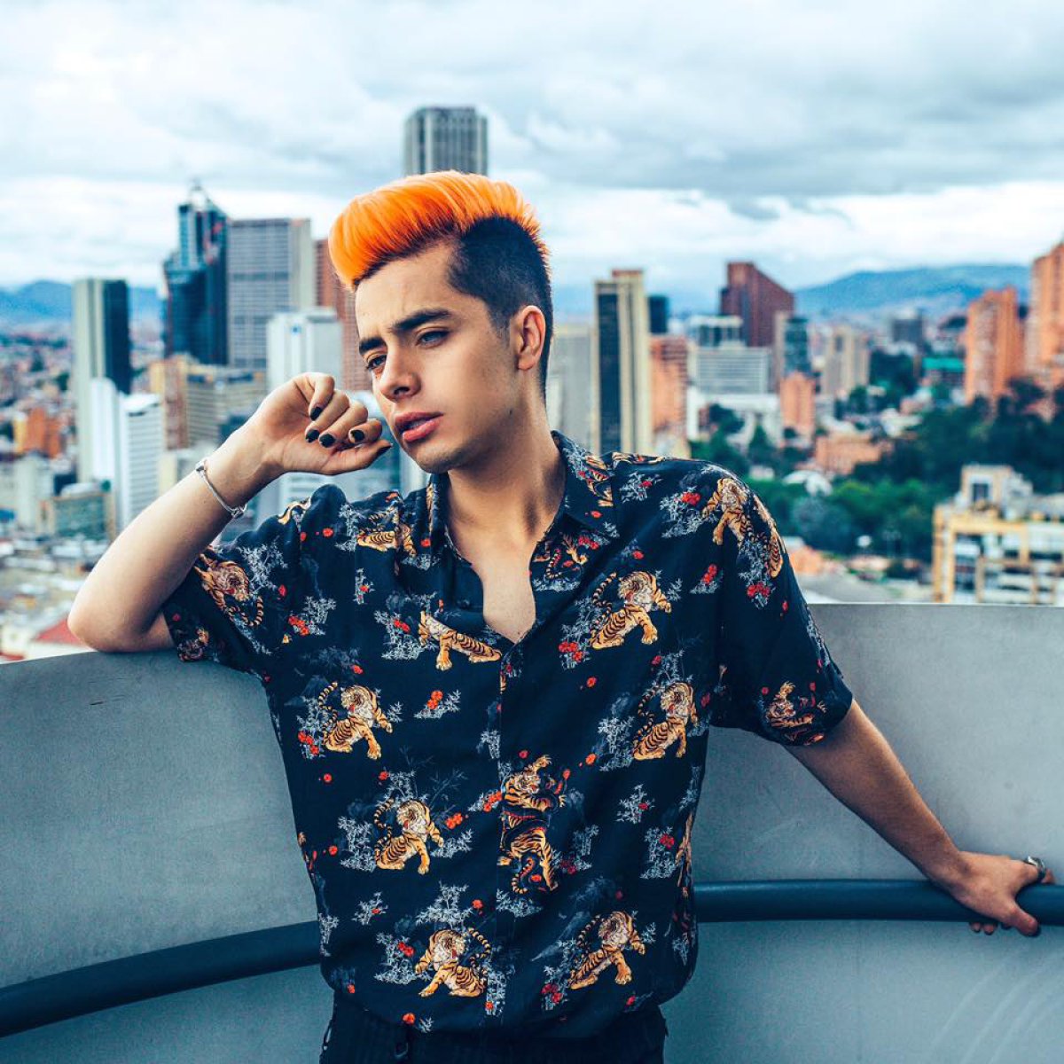 El youtuber Javier Ramírez se disfrazó de “Chica Superpoderosa” junto a ...